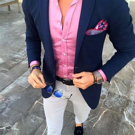 قاموس الموضة الرجالىبالصورإزاى تلبس البليزر الكحلى بـ 5 طرق مختلفة