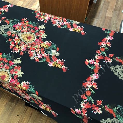 Купить ткань вискоза - холодная вискоза купонная с красными цветами на ...