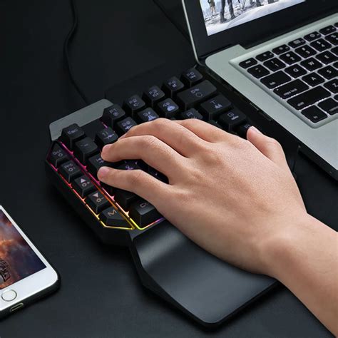 Купить Одноручная клавиатура игровая для одной руки LED USB 39 клавиш ...