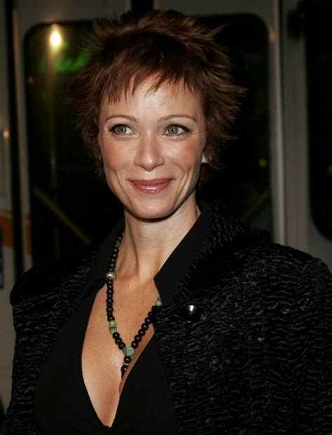 Lauren Holly S Wash And Wear Pixie Haircut For Busy Women