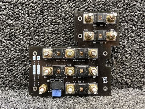17992 001 Cirrus Sr22 Mcu 130 Master Control Fuse Board For Sale