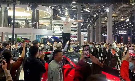 Tesla Reveals Data Logs Of Shanghai Protestors Crash Driver Traveled