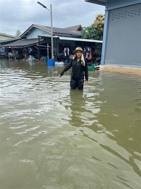ฝนถล่ม น้ำทะเลหนุนสูง ชาวแหลมตะลุมพุกเดือดร้อนกว่า 700 ครัวเรือน