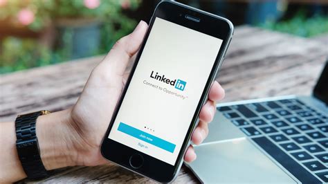 How To Use Linkedin Effectively During Your Job Search Topresume