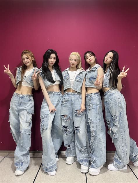 8 Times Itzy Wore The Trendiest Pants In Their Cake Era—and The Few