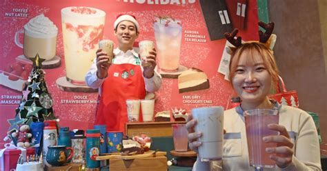 스타벅스 스노우 바닐라 티 라떼 등 겨울 시즌 음료 출시