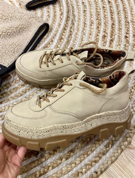 Взуття Bershka — ціна 1300 грн у каталозі Черевики Купити жіночі речі за доступною ціною на Шафі