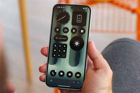 Nothing Phone a a Pro India Launch Review कमत सपसफकशन और फचरस क वसतत वशलषण