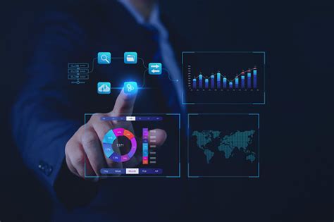 비즈니스 분석은 컴퓨터 데이터 관리 시스템에서 작동하여 재무 조직 전략 운영 영업 마케팅에 대한 Kpi 및 데이터베이스가 포함된 보고서를 생성합니다 개념에 대한 스톡 사진