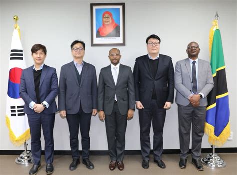 포스코인터 탄자니아 흑연 조달이어 천연가스·식량 분야로 협력 확대
