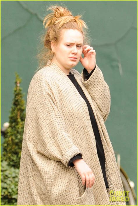 Adele Makes Rare Public Appearance For Make Up Free Bookstore Run Photo 3057157 Adele