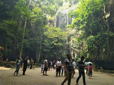 ឯកឧត្តមរដ្ឋមន្ត្រី ថោង ខុន៖ ឆ្លងឆ្នាំសកល២ថ្ងៃ នៅទូទាំងប្រទេសទទួលបានភ្ញៀវទេសចរ២លាននាក់ វិមាន៧មករា