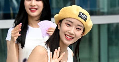 스테이씨 수민 활짝 웃으며 [사진]