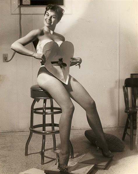 ART SPATE PIN UP PAINTER GIL ELVGREN