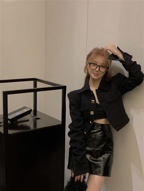 금장 네모 단추 카라넥 크롭 자켓