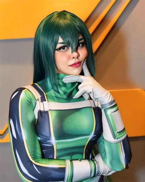 Vicky On Instagram Postando Para Relembrar Esse Cosplay Incrivel Da Tsuyu Asui Que é Sem