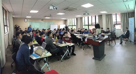 用Python玩转数据科学大数据训练营顺利开营