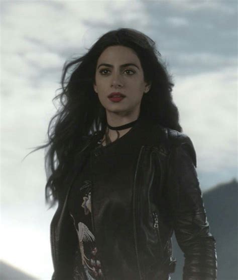 Isabelle Lightwood Izzy Isabelle Lightwood Shadowhunters Emeraude