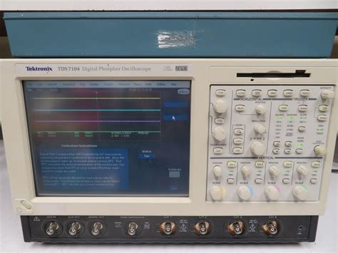 Tektronix TDS7104 4 Ch 1 0GHz Digital Phosphorus Oscilloscope 10Gs S Opts PH60 Bullseye