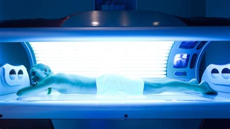 Young Us Women Still Embrace Tanning Beds Despite The Risks