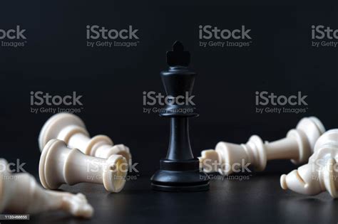 아이디어와 경쟁 및 전략 비즈니스 성공을 위한 체스 보드 게임 개념에 대한 스톡 사진 및 기타 이미지 개념 개념과 주제