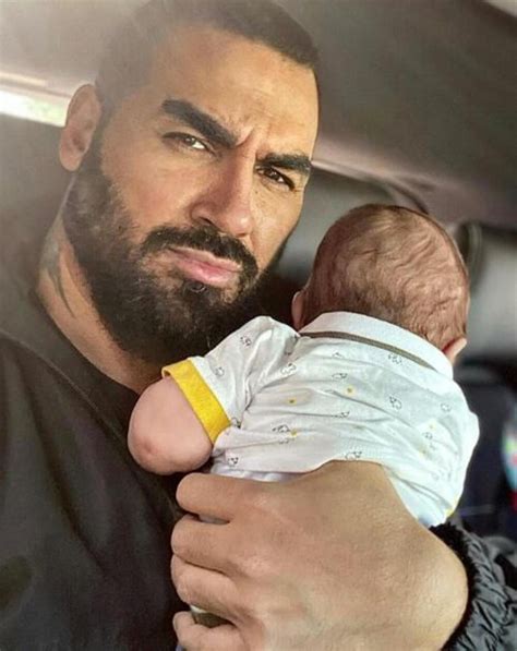 Некогаш изгледаше како жена а сега ја покажа својата вистинска личност