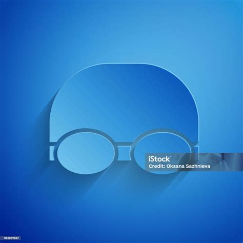 파란색 배경에 격리 된 수영 아이콘용 용지 와 모자를 잘라냅니다 수영 모자와 고글 다이빙 수중 장비 종이 아트 스타일입니다 벡터 일러스트레이션 0명에 대한 스톡 벡터 아트