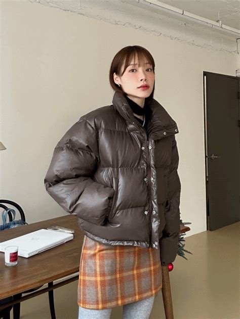 유행컬러빵빵한충전재 글로시 숏패딩 3color 에이블리