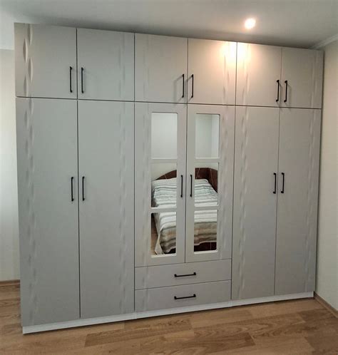 Г и Г МЕБЕЛ ООД 6 крилен гардероб с надстройки