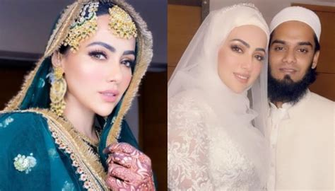 Sana Khan Steps Out For A Drive With Hubby Mufti Anas Sayied Shares