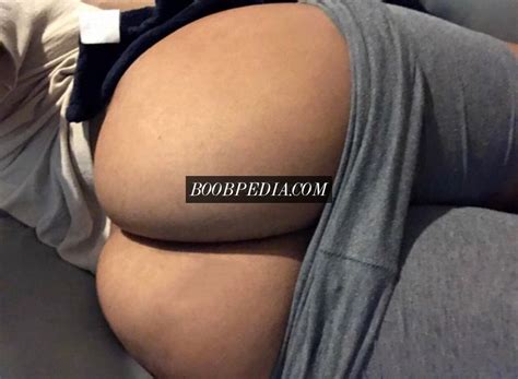 Im Selena A Year Old From Tunisia Currently In Egypt Im So Horny And Ready To Give You A