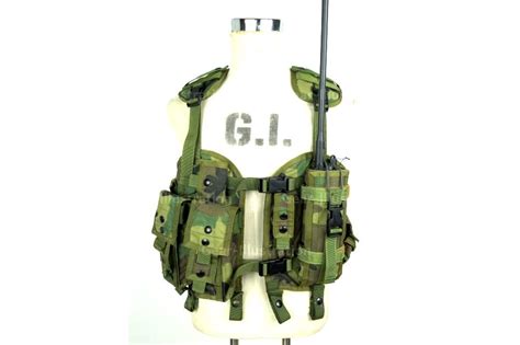 Aws 空军特种作战 Lbv 背心，丛林迷彩，2004 Gear Illustration