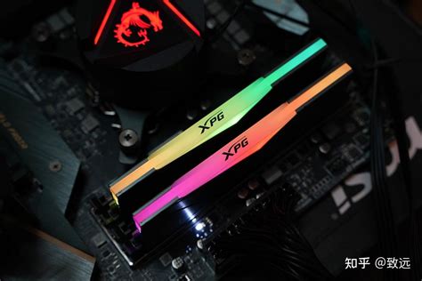 很多电脑主板配置4个内存插槽，在选配内存时有何讲究？32g内存×2和16g内存×4，哪个搭配方案好？