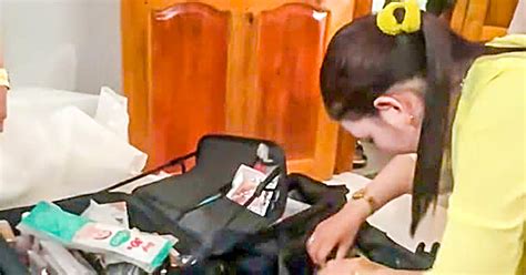 2 cô gái trang điểm bị gia đình chú rể lục vali yêu cầu cởi đồ vì nghi lấy 20 triệu Tuổi Trẻ