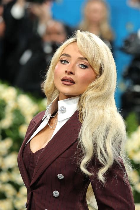 Sabrina Carpenter Ihr Fake Bob Ist Die Perfekte Variante Für Alle Die