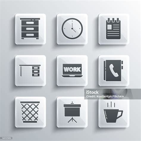 다이어그램 커피 컵 주소록 노트북 텍스트 작업 쓰레기통 사무실 책상 서랍 문서 및 나선형 노트북 아이콘으로 칠판을 설정하십시오