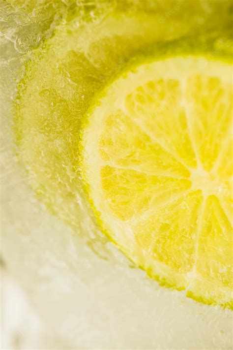 Download Lemon Slice Glass Of Water Iphone Wallpaper