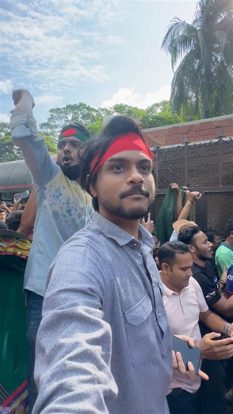 ৭৬ বছর বয়সে কাজ করে সংসার চালান অন্ধ গফুর চাচা আল্লাহর ভয়ে করেন না ভিক্ষা দেখেন ত চেনেন কিনা