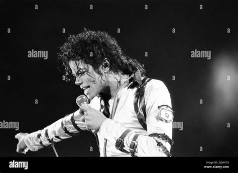 Michael Jackson Black Or White Live
