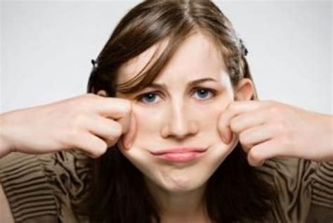 7 Gerakan Ini Auto Bikin Pipi Tirus Buat Pemilik Pipi Chubby Buruan Cobain