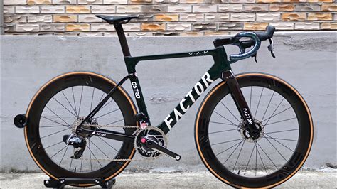 기함급 로드바이크 팩터 오스트로 밴 조립 완성차 무게 735kg 경량 에어로로드바이크 Youtube