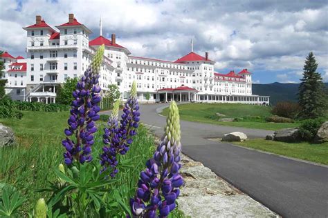 Bretton Woods New Hampshire Sits At The Base Of The Northeasts