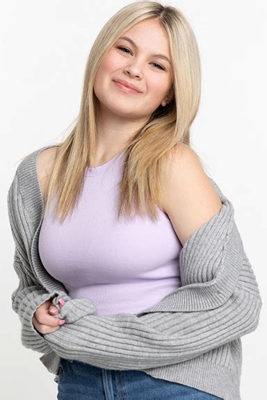 Gabrielle H New View Modeling