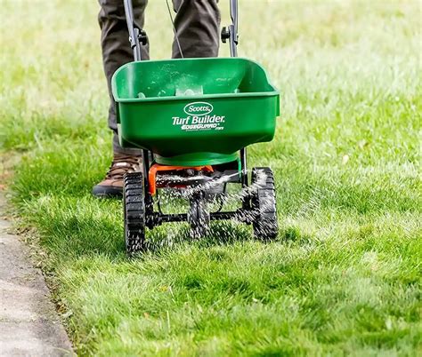 Grass Paradise Fertilizing