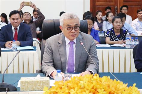 ក្រសួងសេដ្ឋកិច្ចនិងហិរញ្ញវត្ថុ៖ នារសៀលថ្ងៃទី២៥ ខែកក្កដា ឆ្នាំ២០១៧ ឯកឧត្តមបណ្ឌិត វង្ស