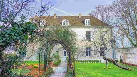 프랑스 파리 몽마르트르 박물관 몽마르트르 성 베드로 성당 라코트 광장 사랑의 벽 1일 투어 호텔 픽업 중국 전세 차량 프라이빗 맞춤 일정 조정 가능