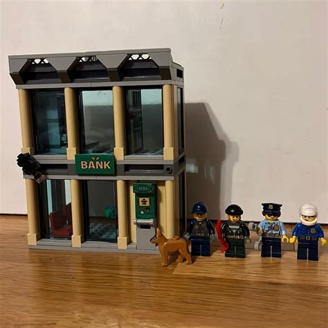 Se produkter som liknar Lego 60140 Bank inbrott med b.. på Tradera ...
