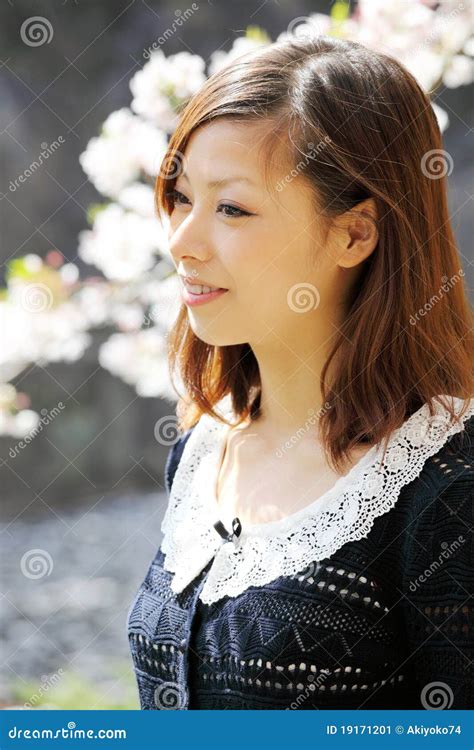 Jeune Fille Japonaise Image Stock Image Du Attrayant