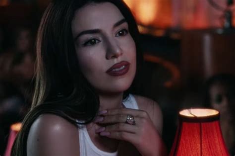 Lirik Lagu Million Dollar Baby Milik Ava Max Yang Baru Rilis Sonora Id