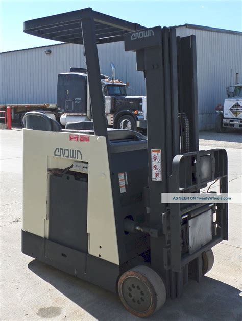 Crown Model Rc3020 30 2006 3000lbs Capacity Docker Electric Forklift